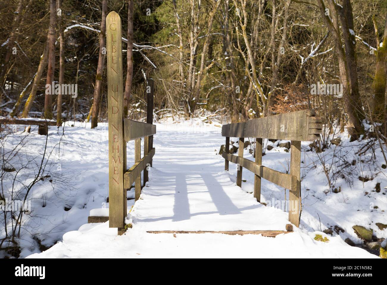 Covered bridge in trees hi-res stock photography and images - Alamy