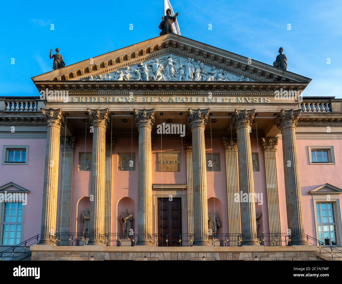 German state opera hi-res stock photography and images - Alamy