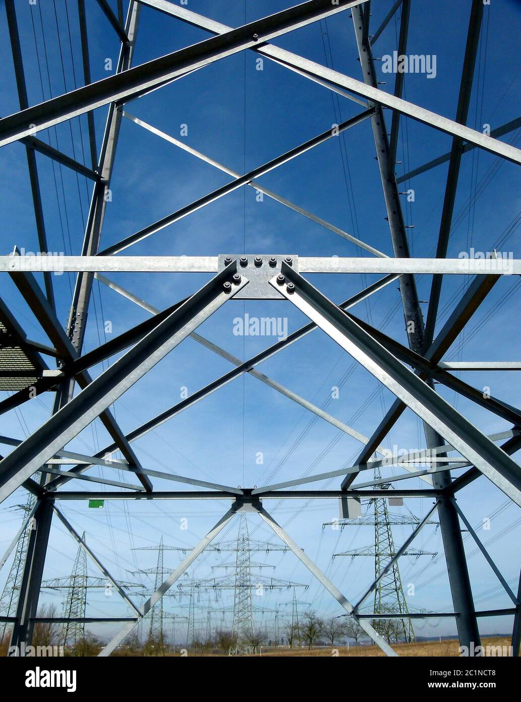 Aboveground electricity distribution hi-res stock photography and ...