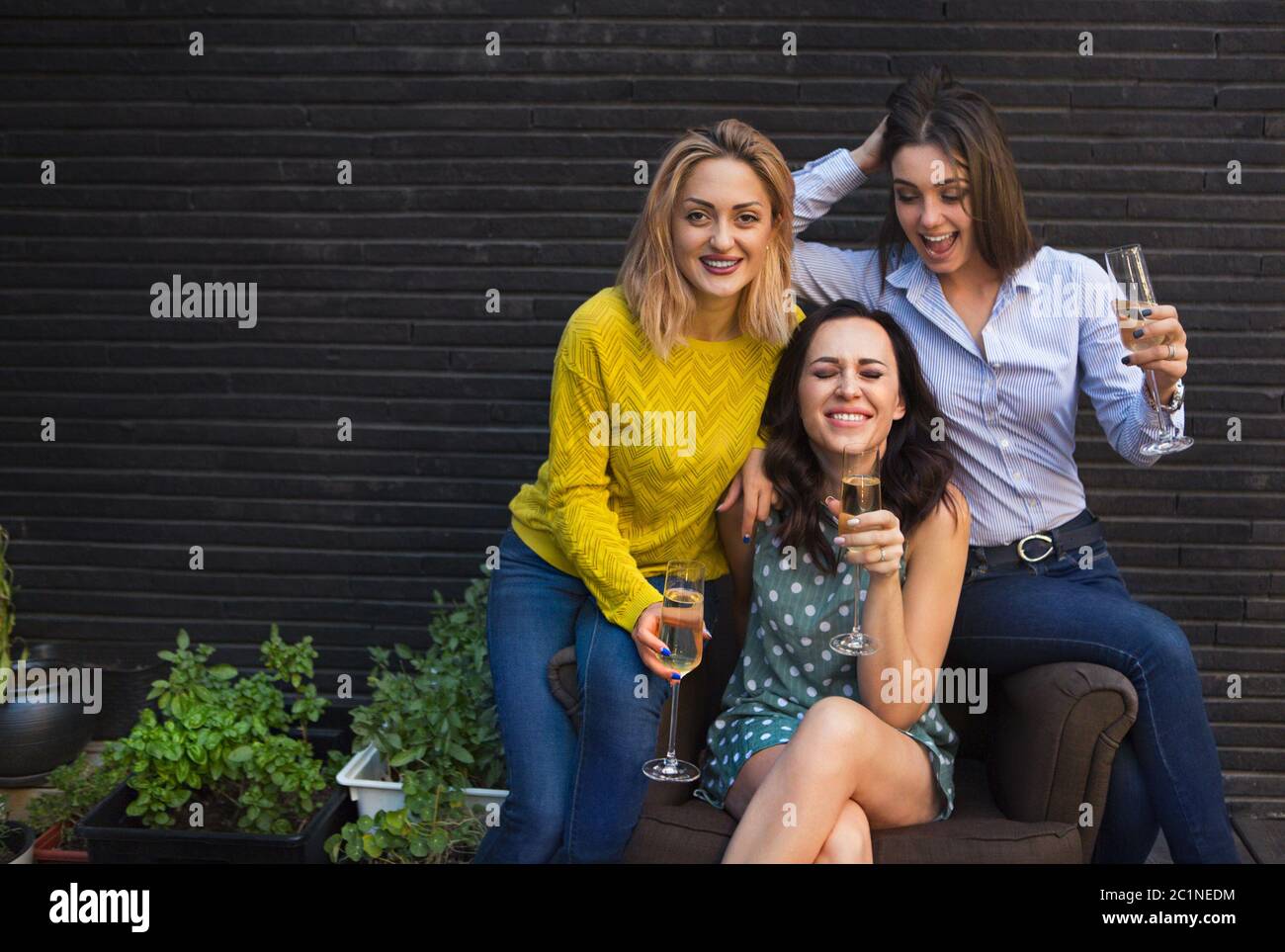 Girls cheers hi-res stock photography and images - Alamy