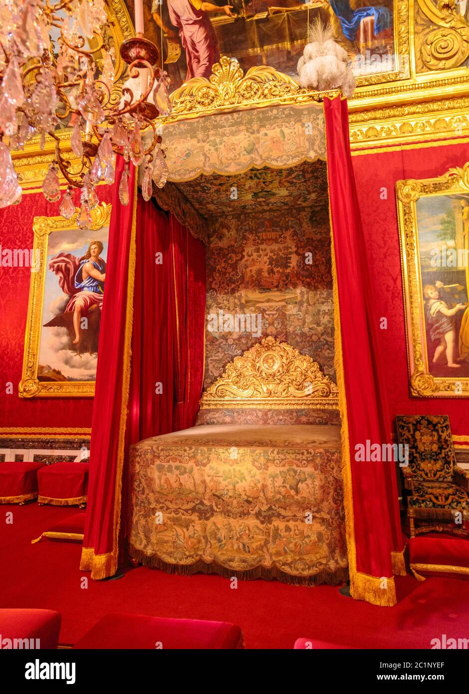 Palace of versailles bedroom hi-res stock photography and images - Alamy