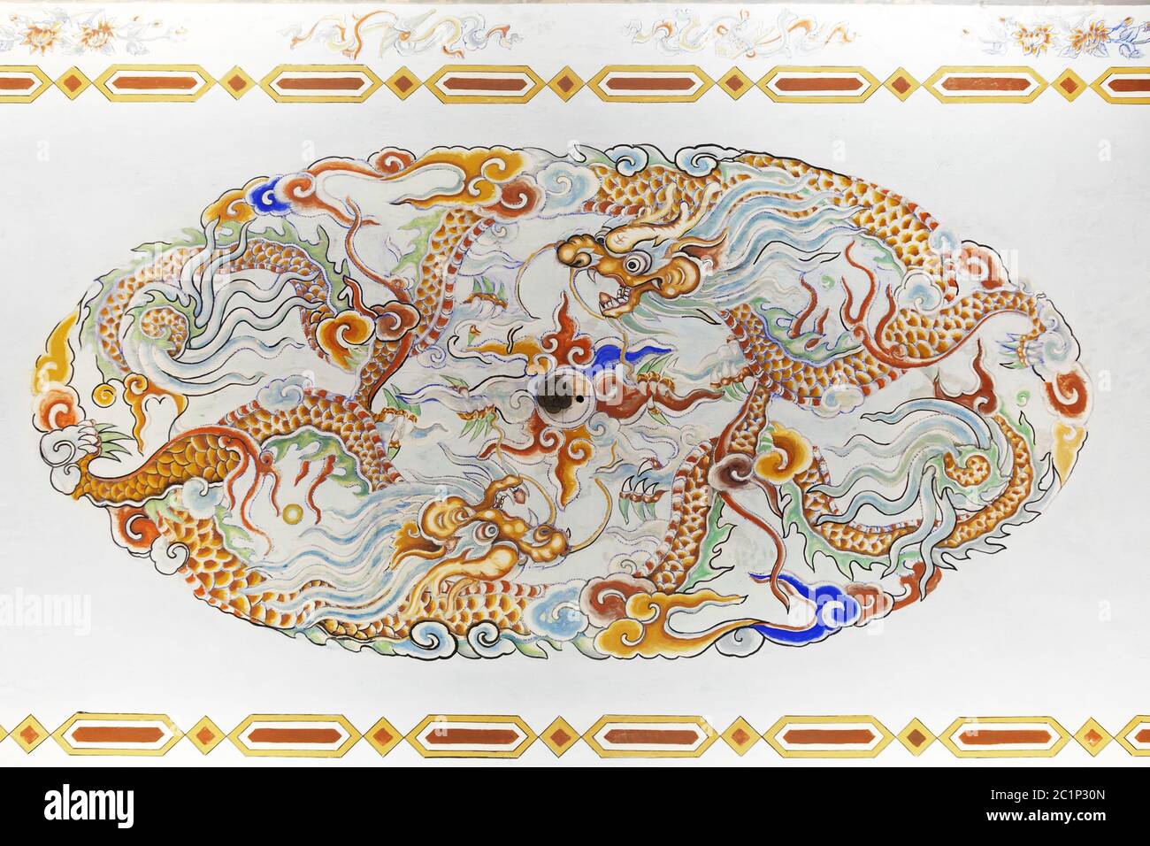 Decorative ceiling traditional chinese dragon hi-res stock photography ...