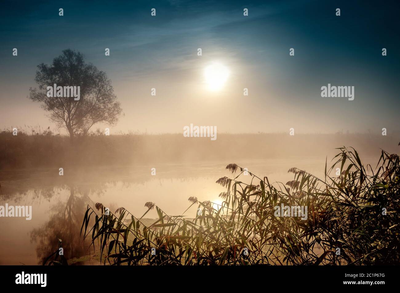 Fog over water hi-res stock photography and images - Alamy