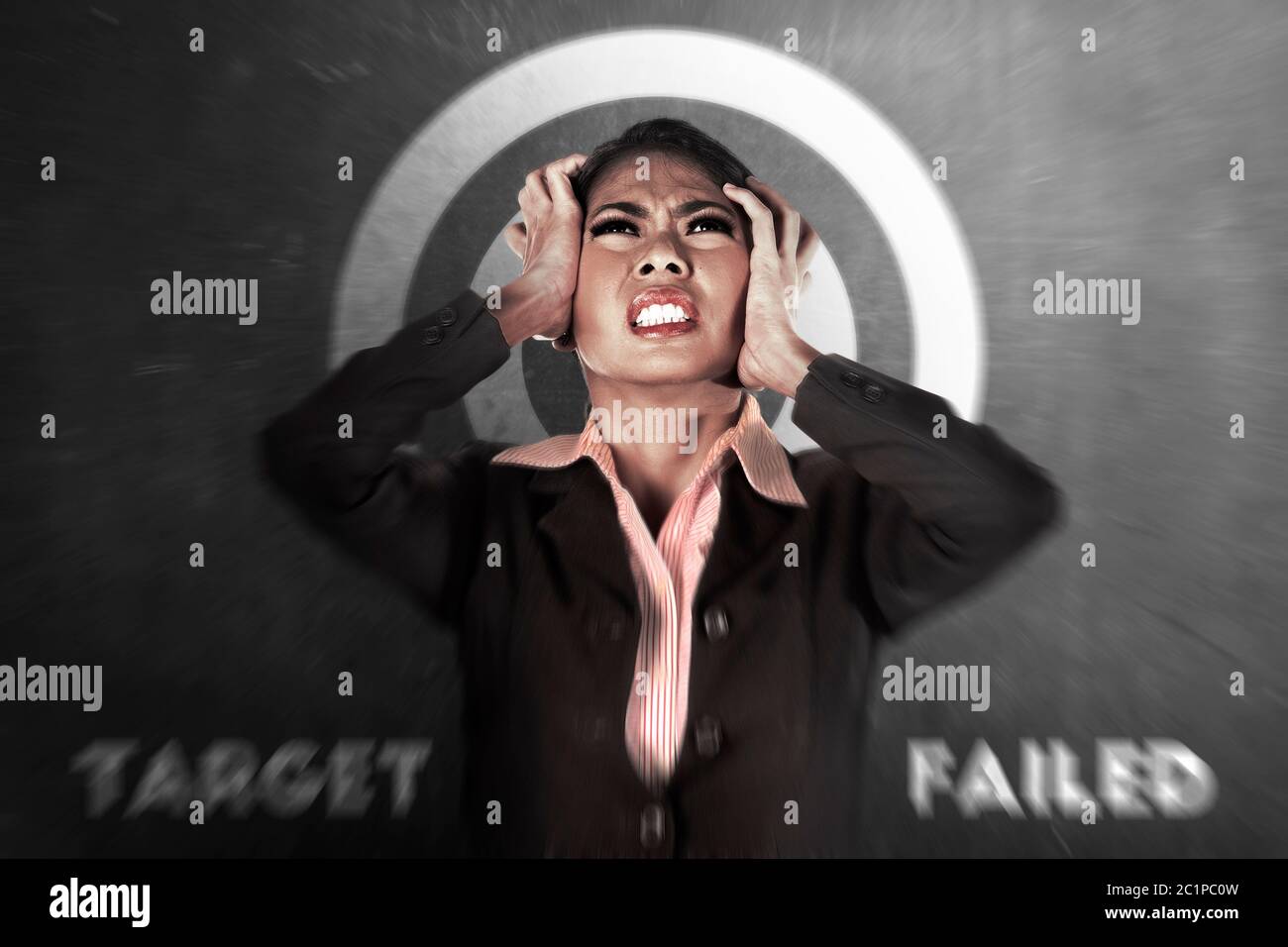 Reach the target hi-res stock photography and images - Alamy