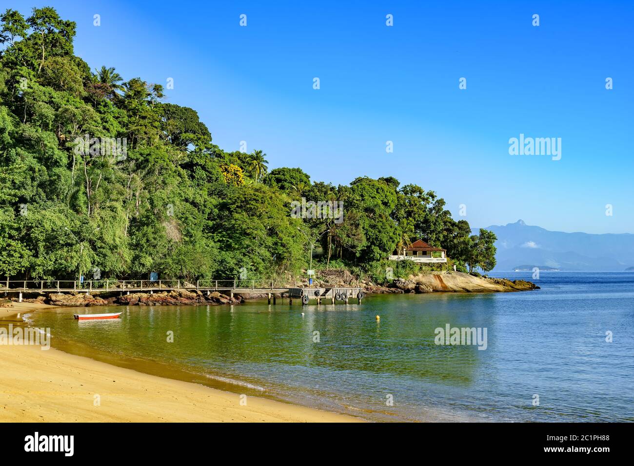 Red Beach Cove on Big Island with its paradisiacal landscape Stock ...