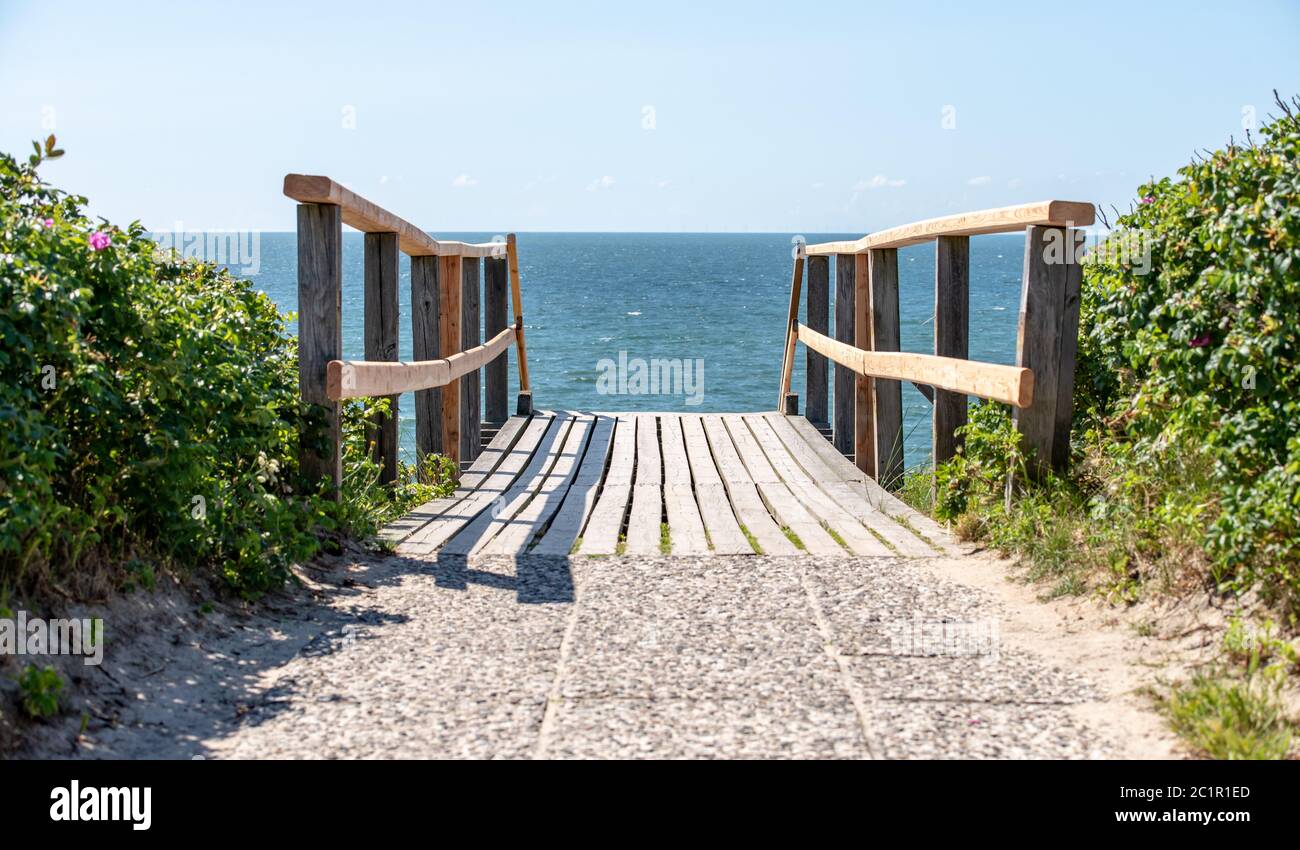 Wooden plank bridges hi-res stock photography and images - Alamy