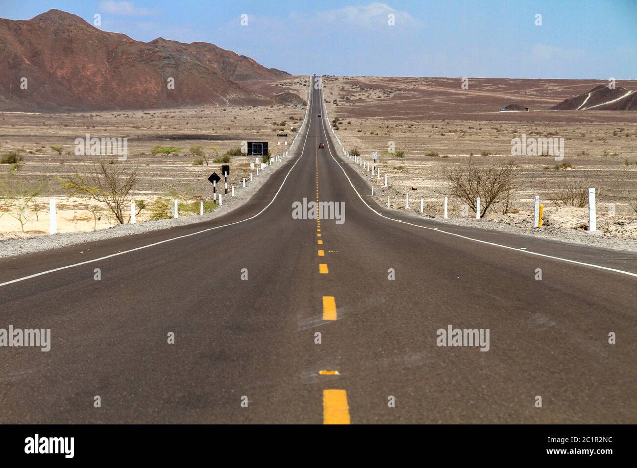 Panamericana highway in central Peru Stock Photo - Alamy