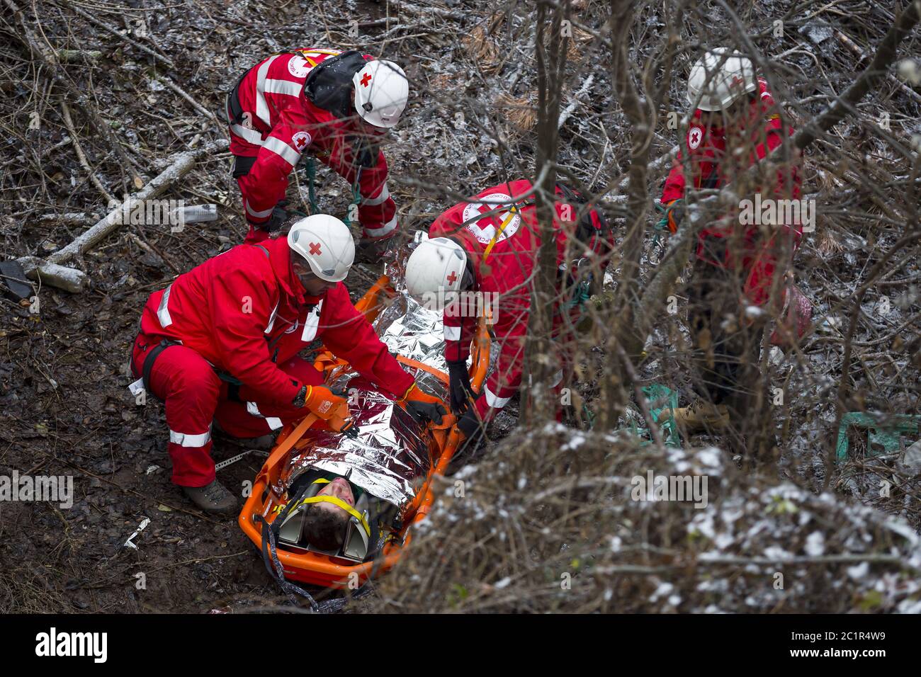 Paramedics mountain rescue service Stock Photo - Alamy