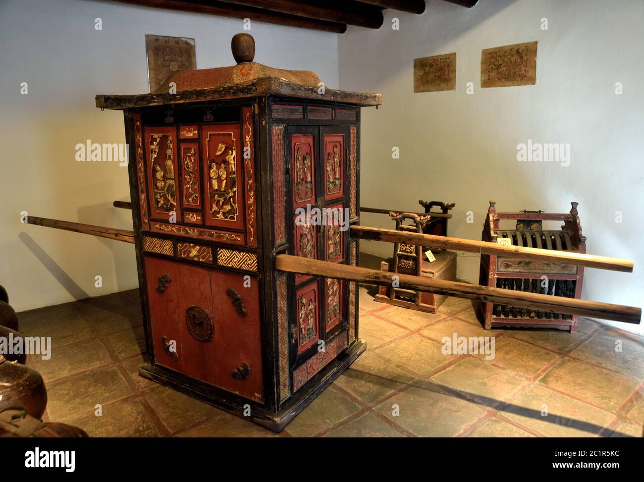 Palanquin hi-res stock photography and images - Alamy