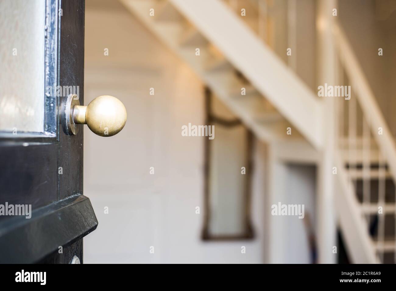 Open front door hi-res stock photography and images - Alamy