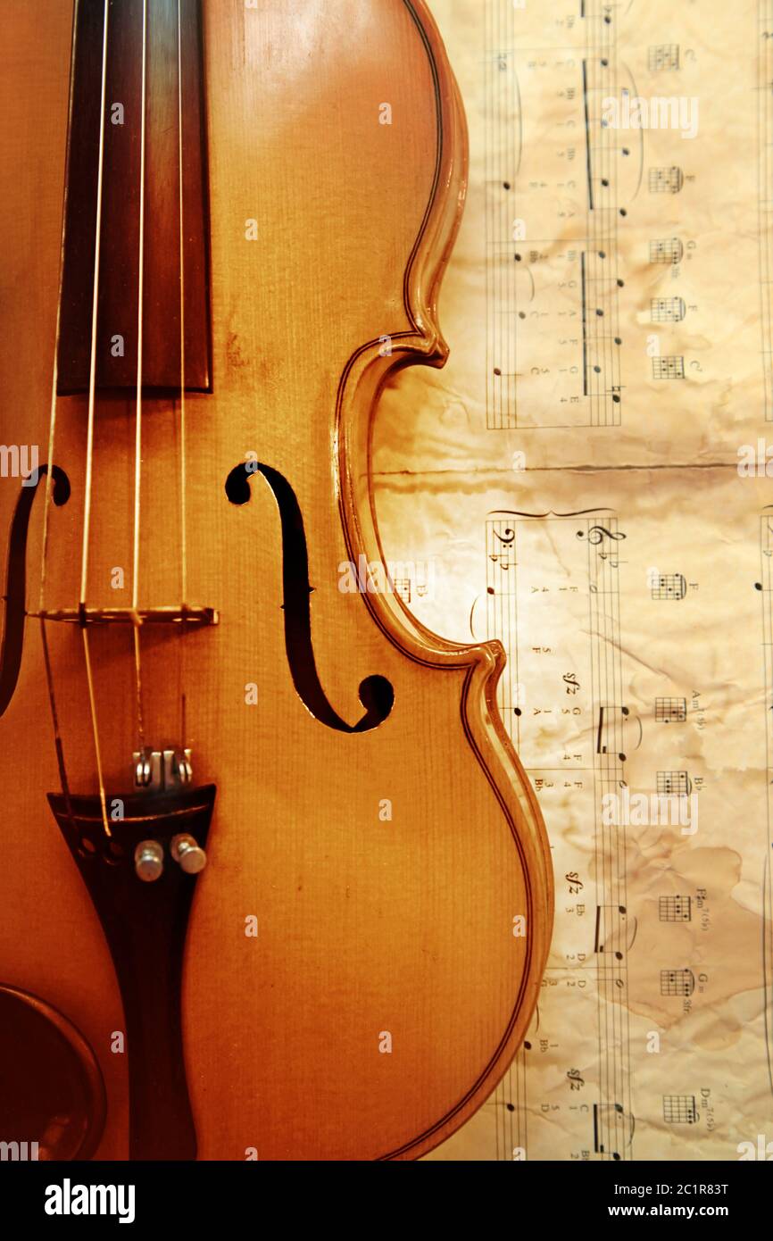 Background music notes violin hi-res stock photography and images - Alamy