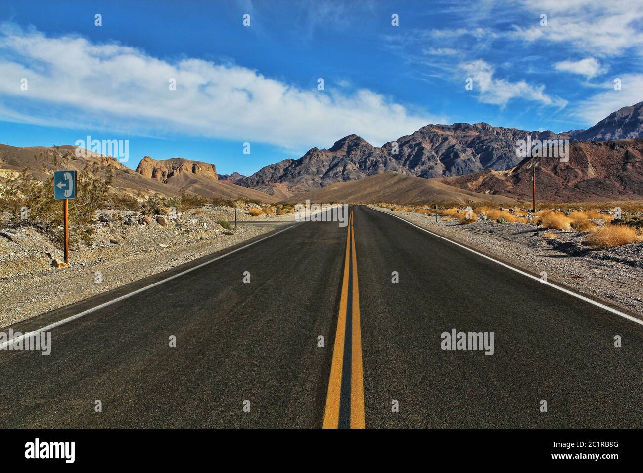 Valley crossing hi-res stock photography and images - Alamy