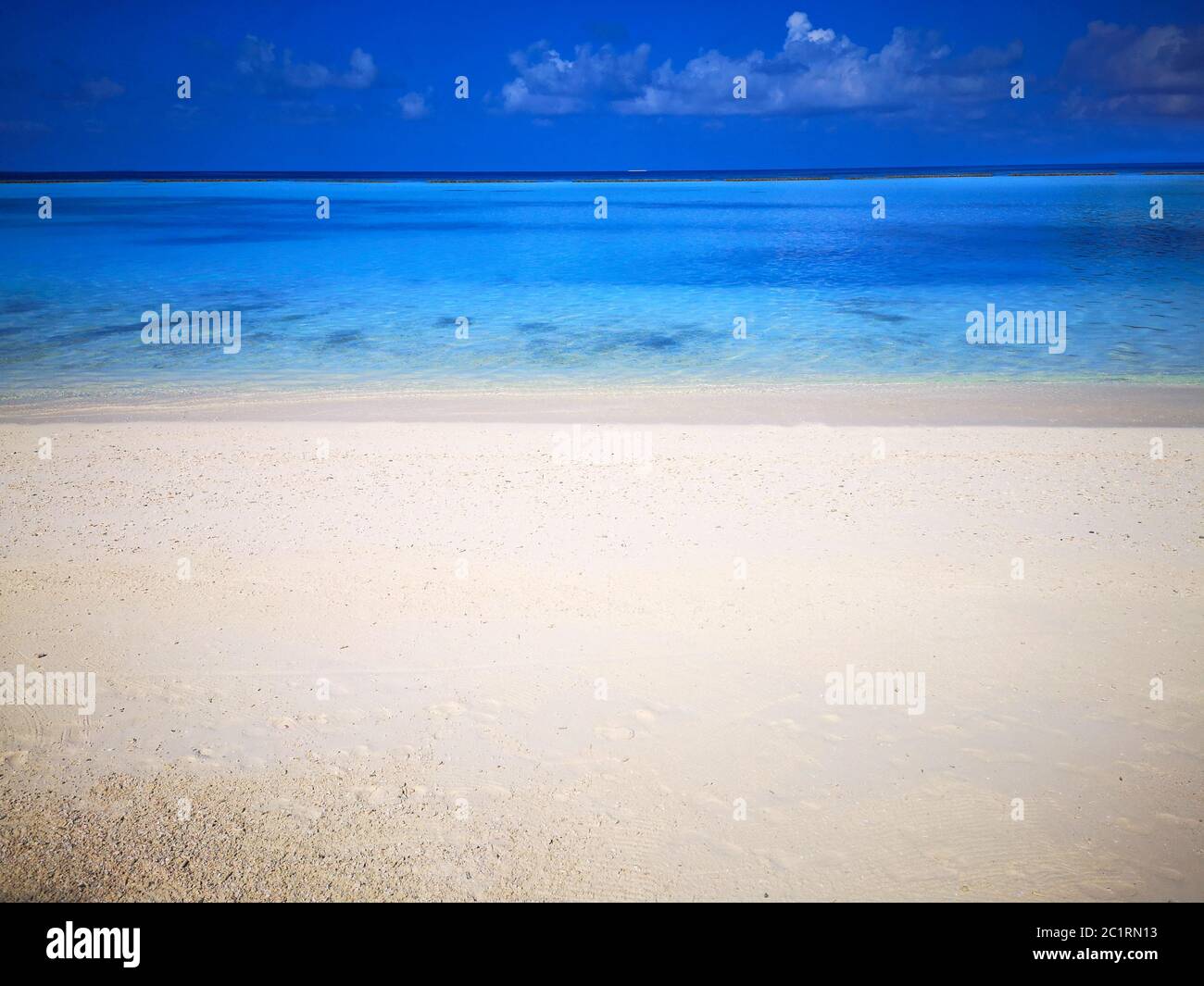 Tropical sand beach blue hi-res stock photography and images - Alamy