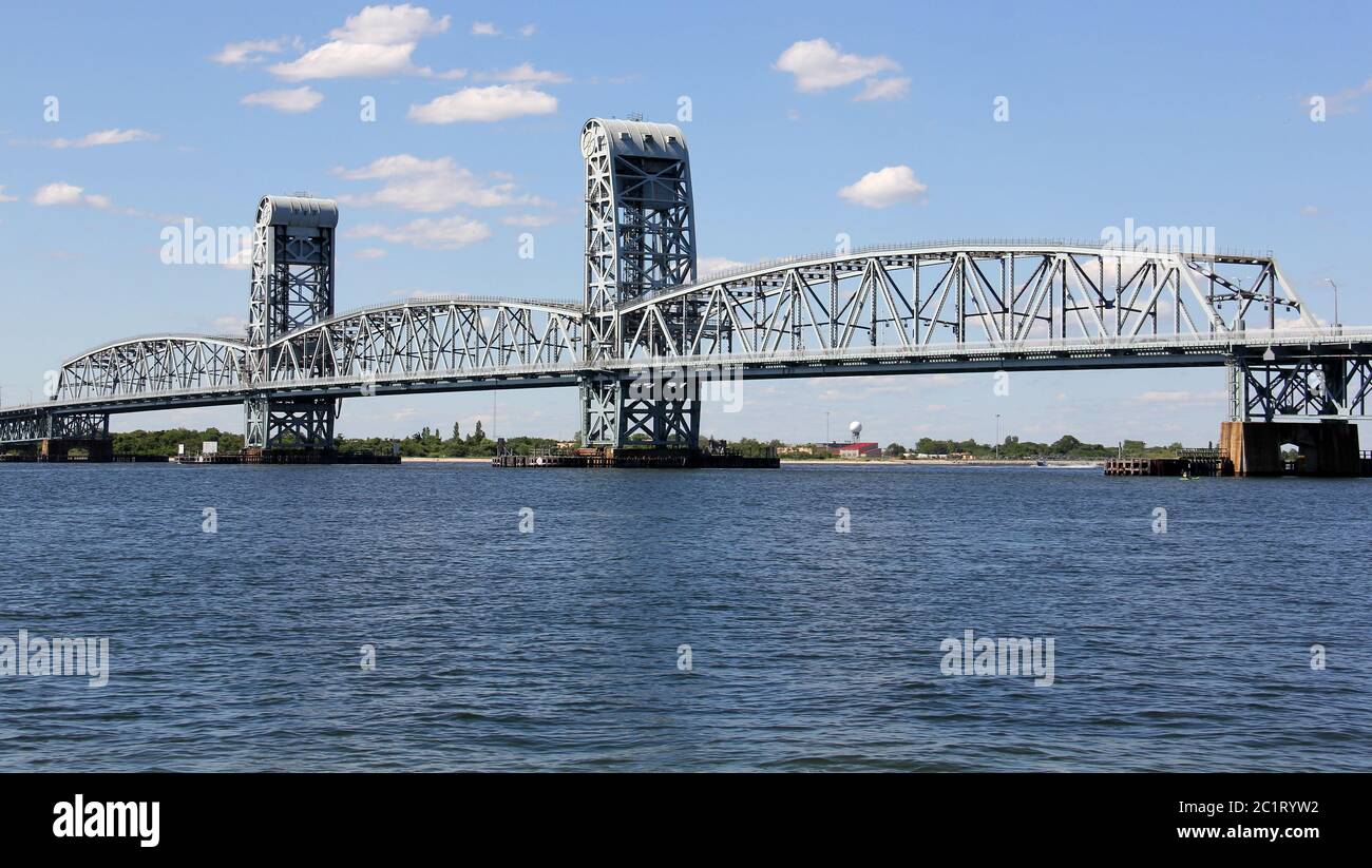 Marine Parkway–Gil Hodges Memorial Bridge, a vertical-lift bridge that ...