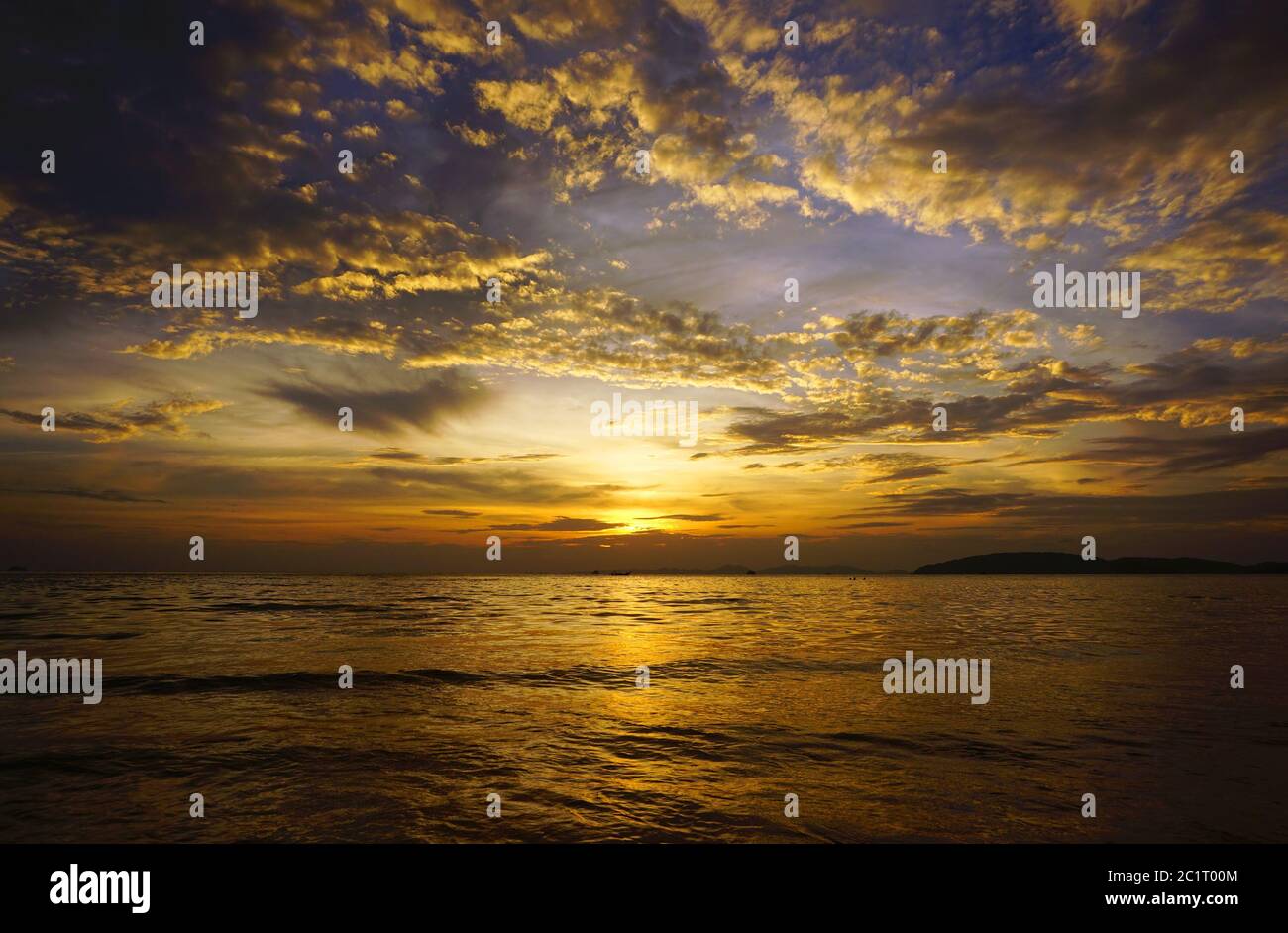 Fantastic sea sunset hi-res stock photography and images - Alamy