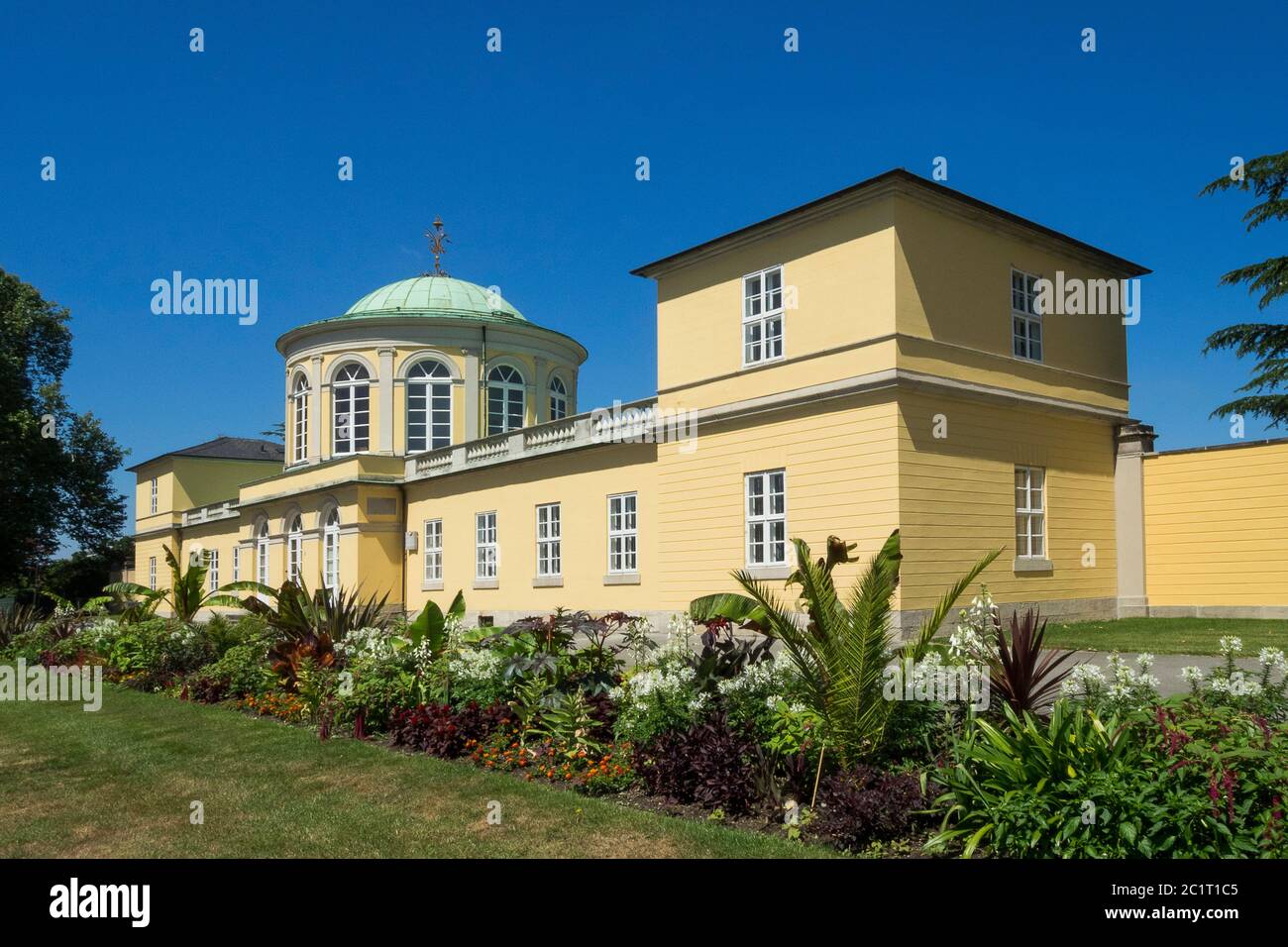 Germany, Hannover - Library Pavilion in the Herrenhausen Gardens Stock ...