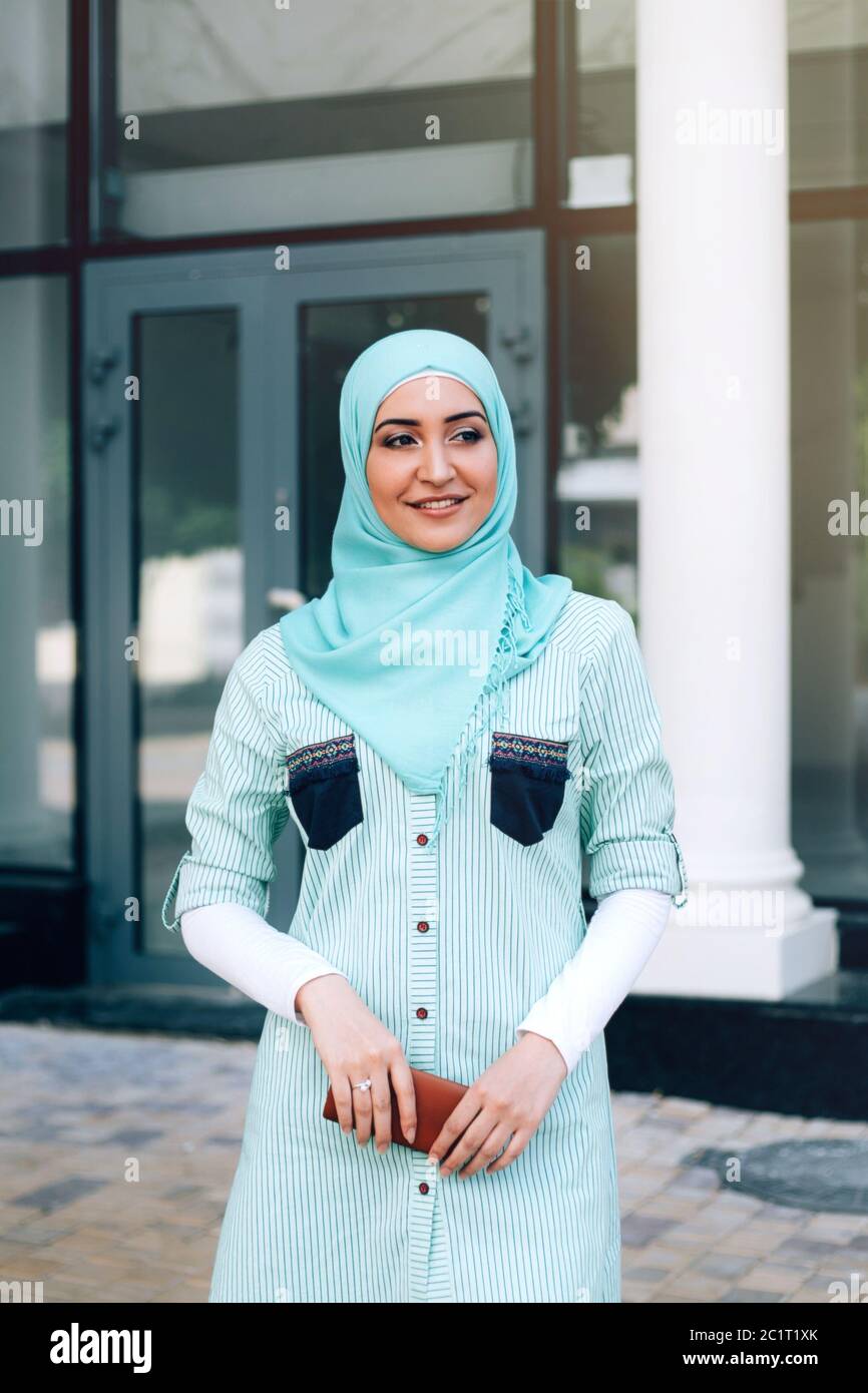Portrait of beautiful muslim woman at street Stock Photo - Alamy