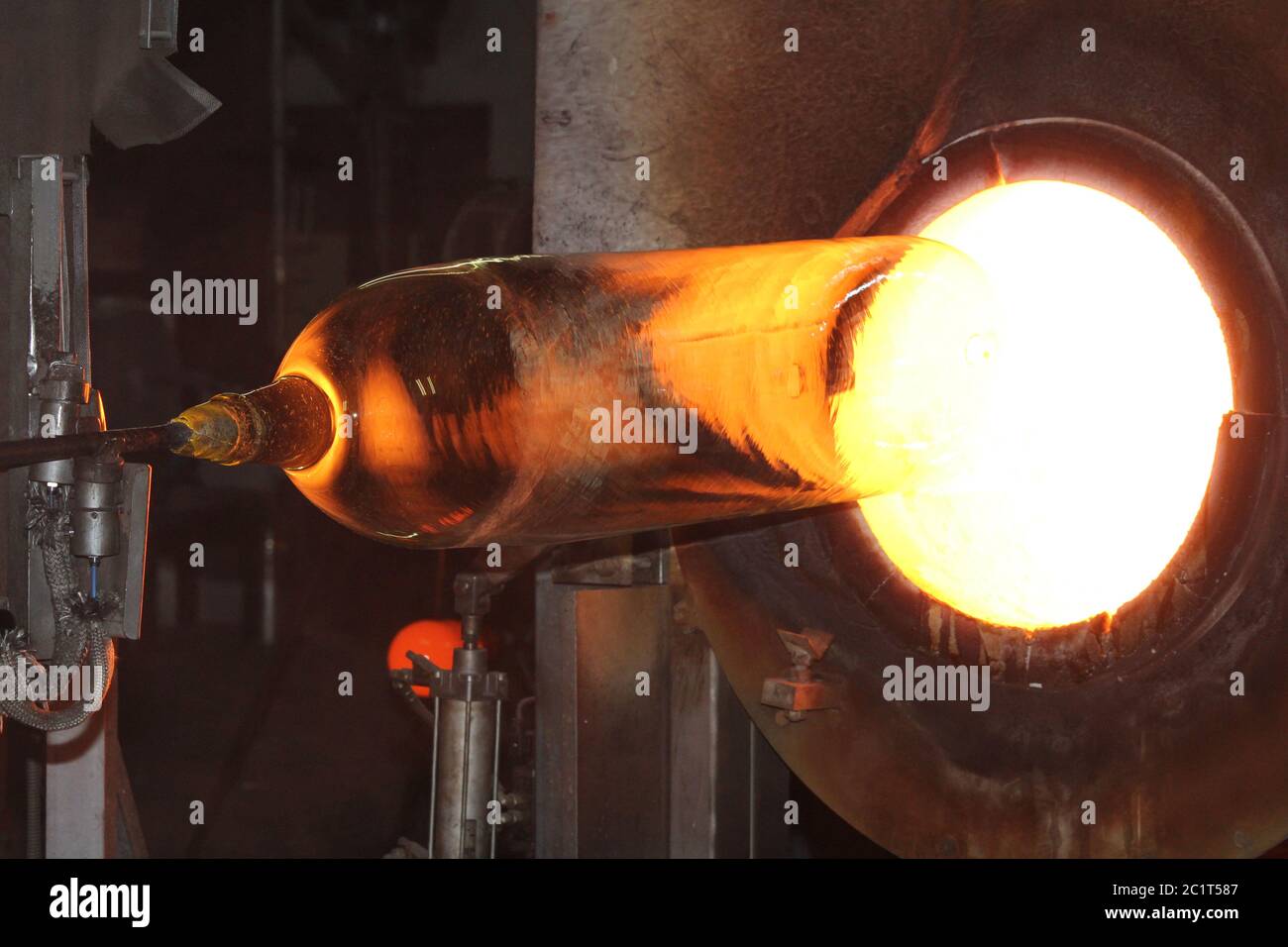 Broad sheet glass hi-res stock photography and images - Alamy