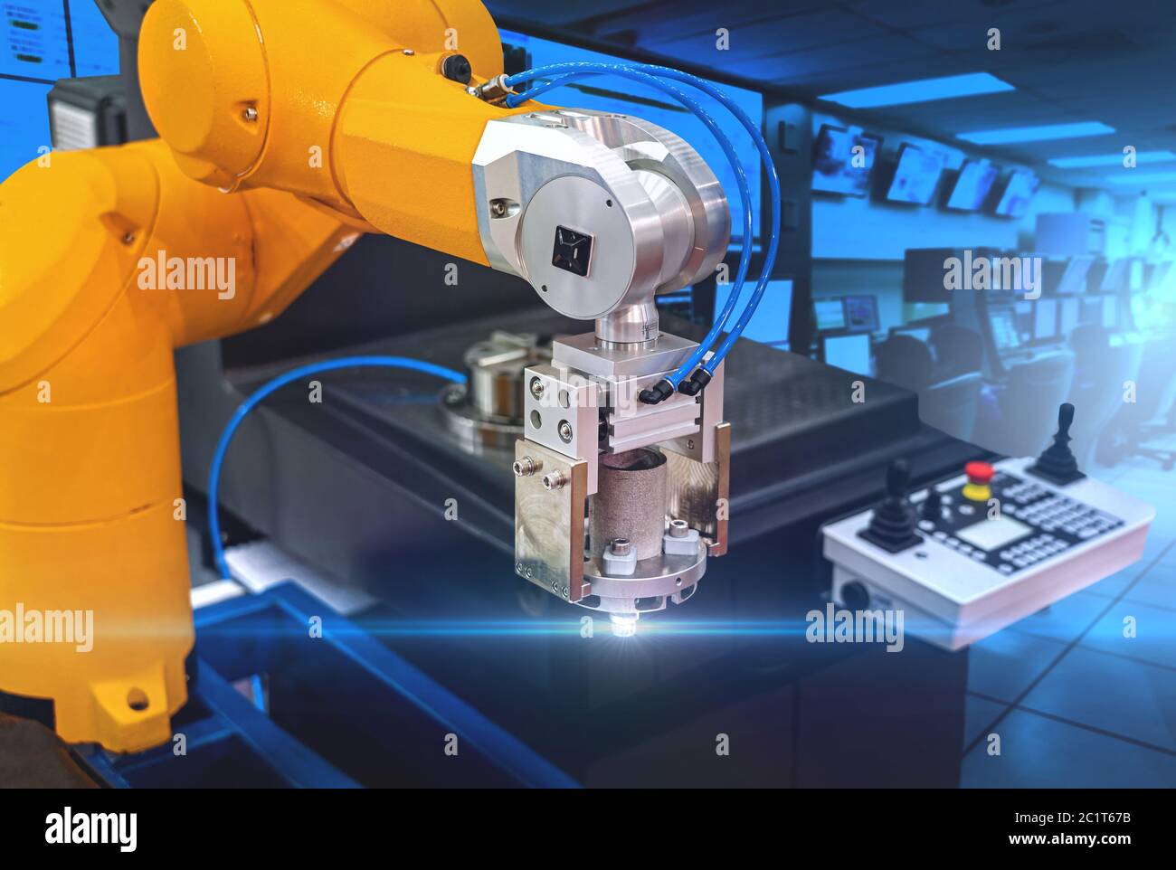Industrial robot worker hi-res stock photography and images - Alamy