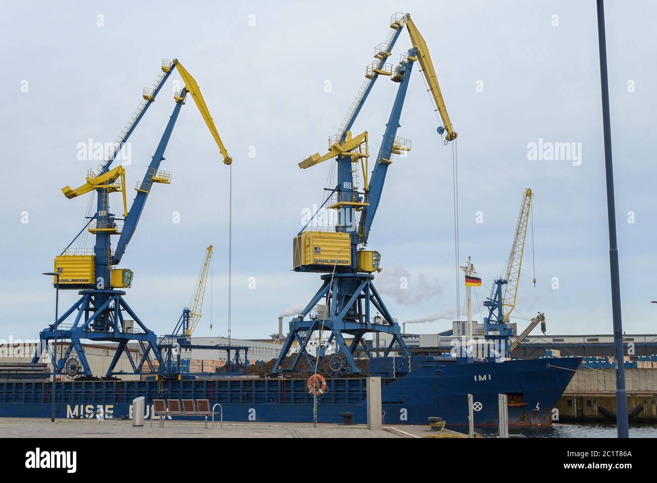 Timber ship hi-res stock photography and images - Alamy