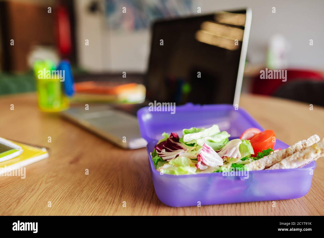 Open lunchbox with food hi-res stock photography and images - Alamy
