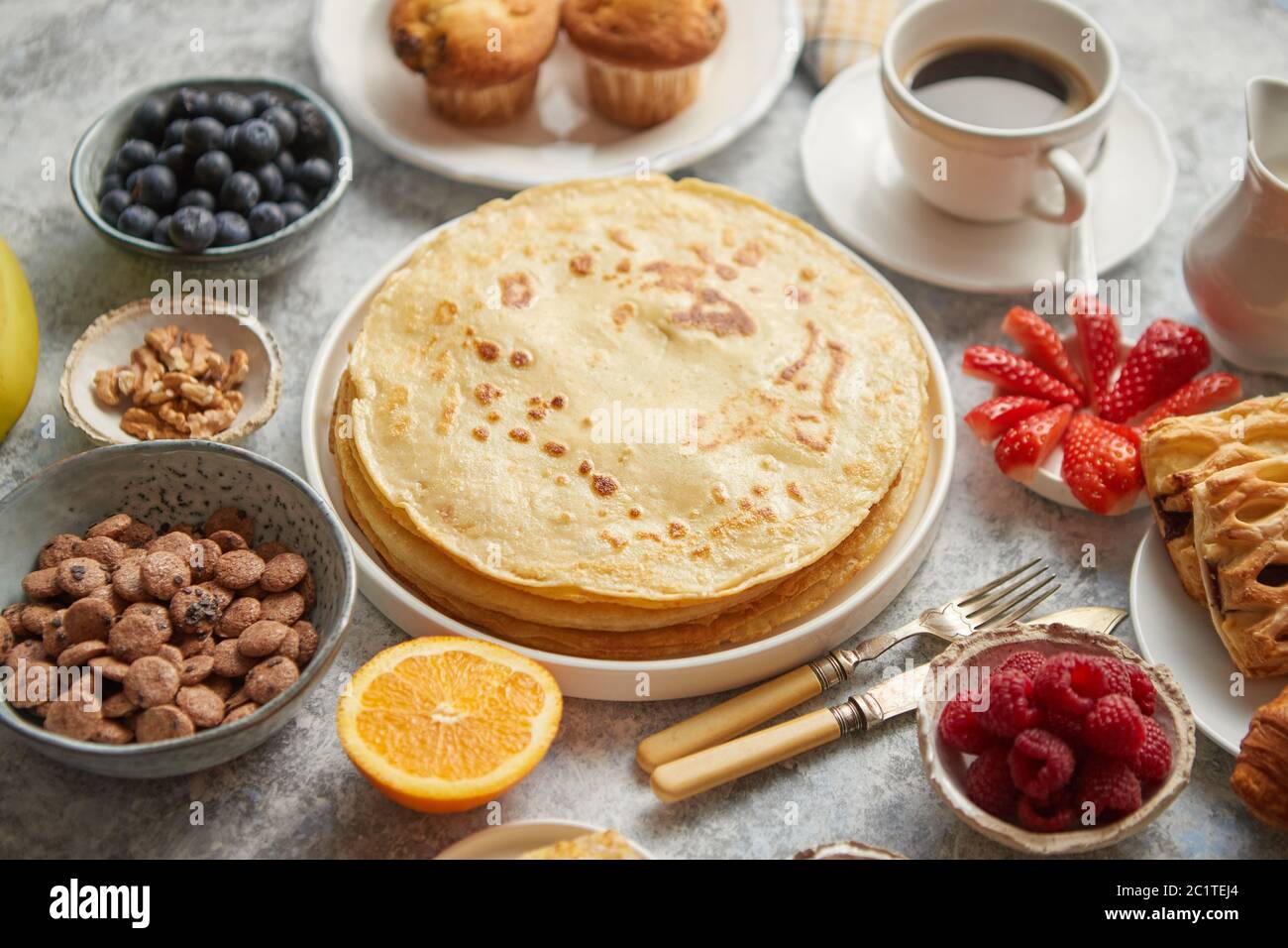 Setting breakfast table hi-res stock photography and images - Alamy