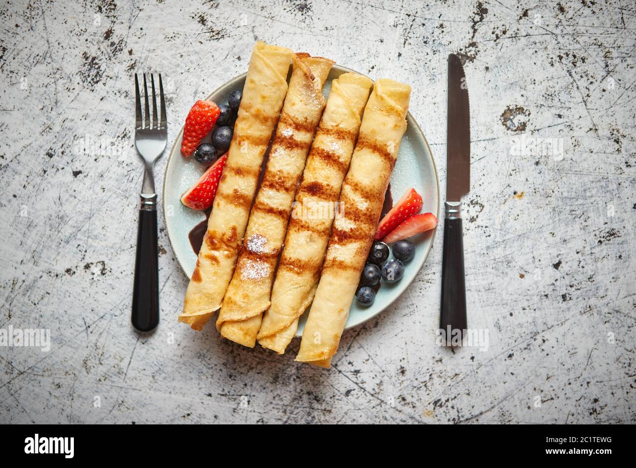 Plate fresh fruits hi-res stock photography and images - Alamy