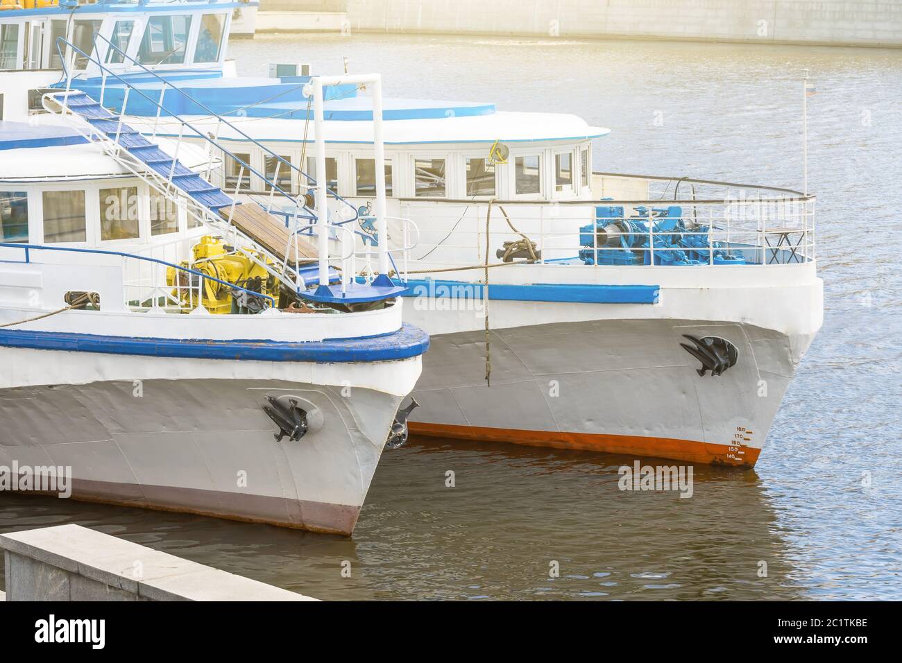 Pair of ships hi-res stock photography and images - Alamy