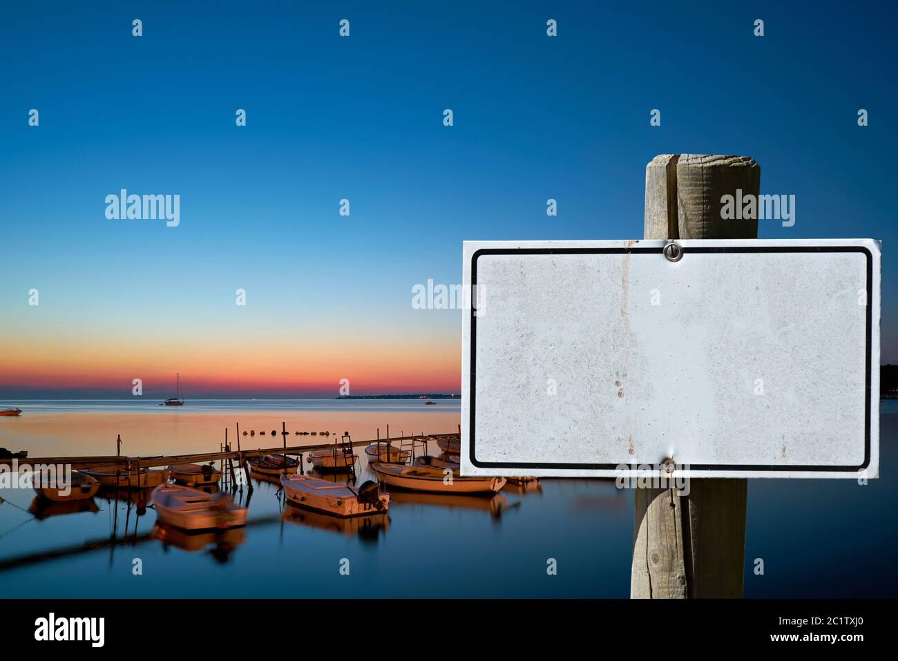 Sea shore sign hi-res stock photography and images - Alamy
