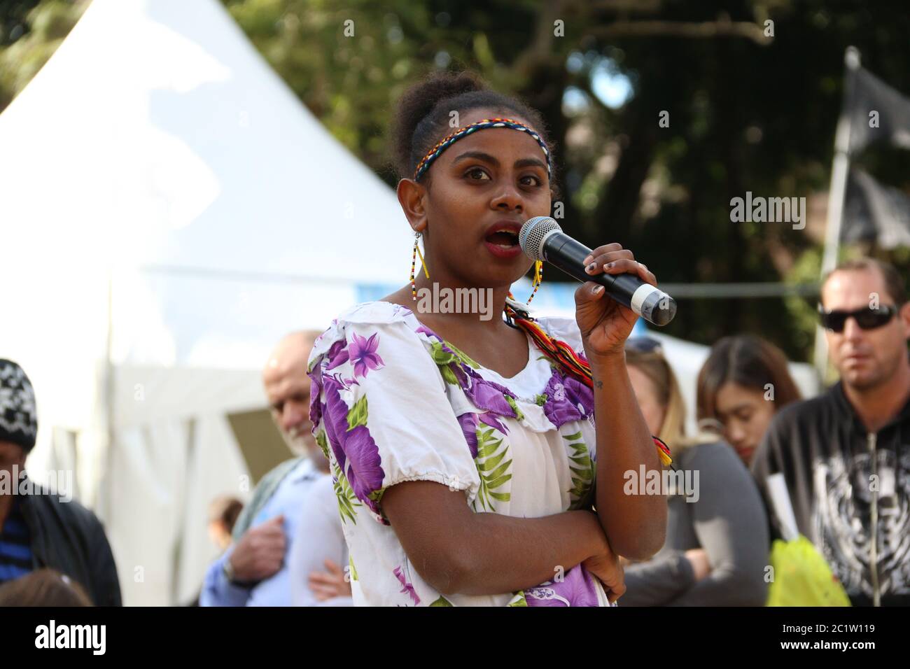 Pictured: traditional Aboriginal women’s dance performance Stock Photo ...