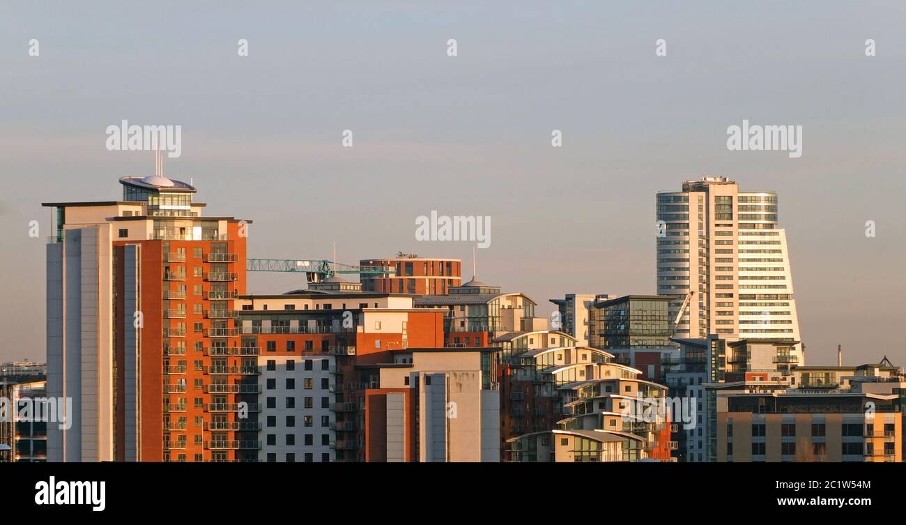 Leeds skyline panoramic hi-res stock photography and images - Alamy