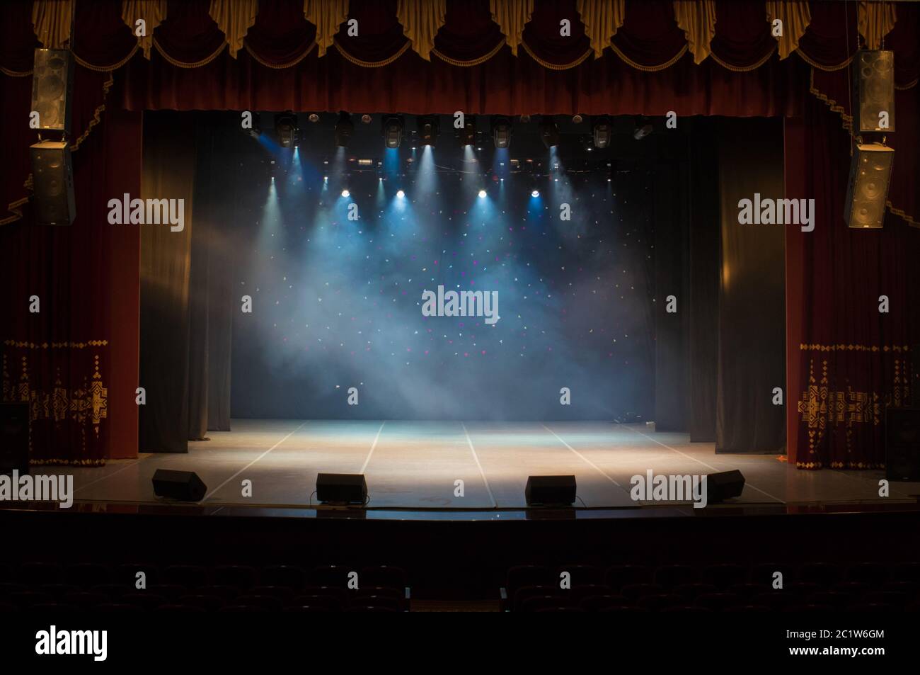Empty Theatre Spotlight High Resolution Stock Photography and Images ...