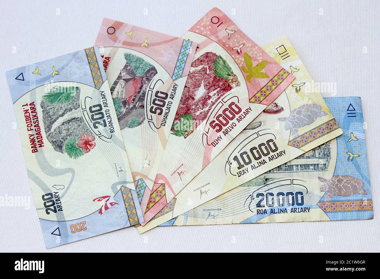 Madagascan currency notes, 1 of each, 200 Ariarys, 500 Ariarys, 5000 ...