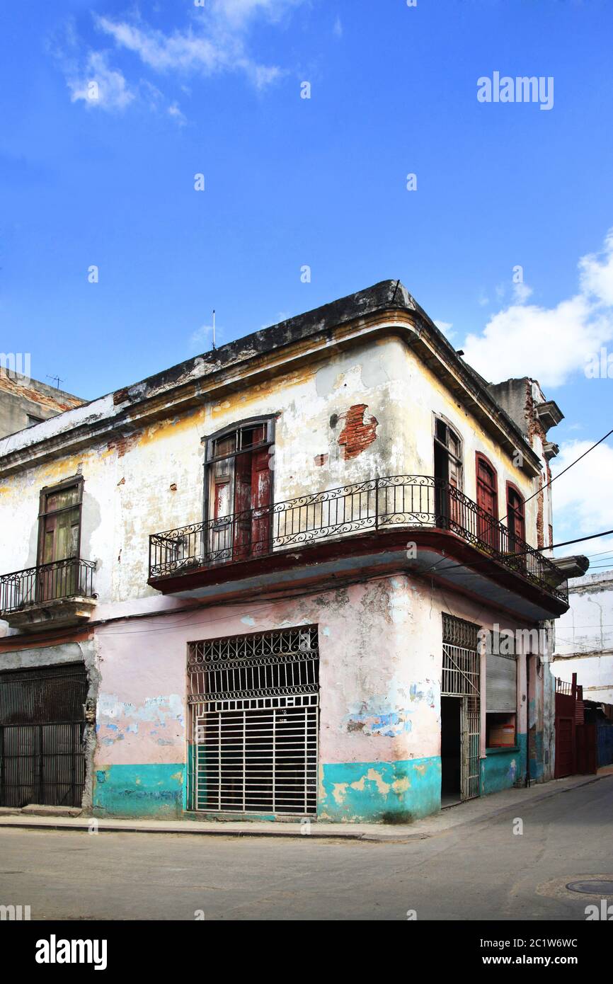 Old building in Old Havana, Cuba Stock Photo - Alamy
