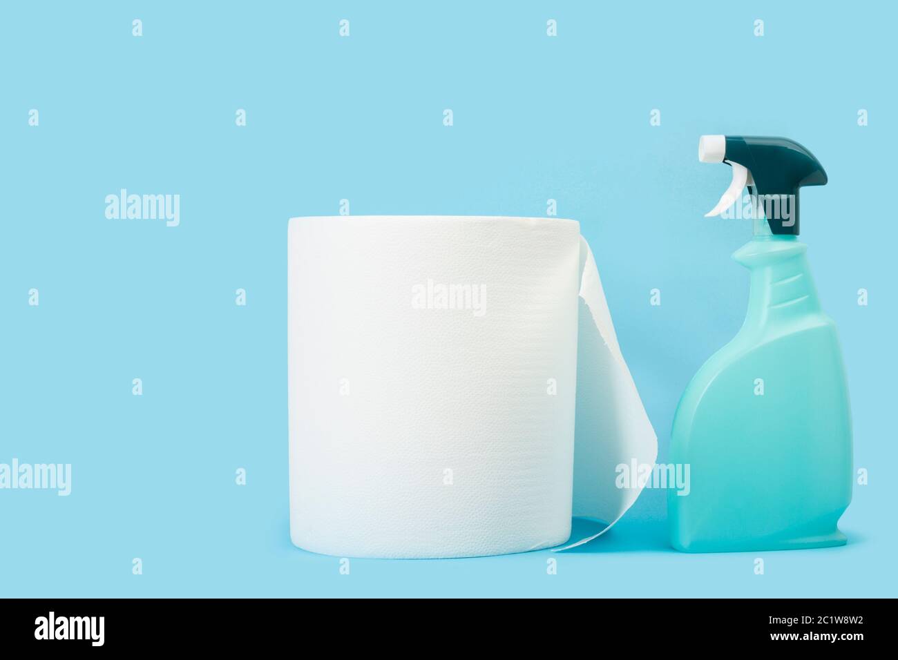 Blue kitchen roll hi-res stock photography and images - Alamy