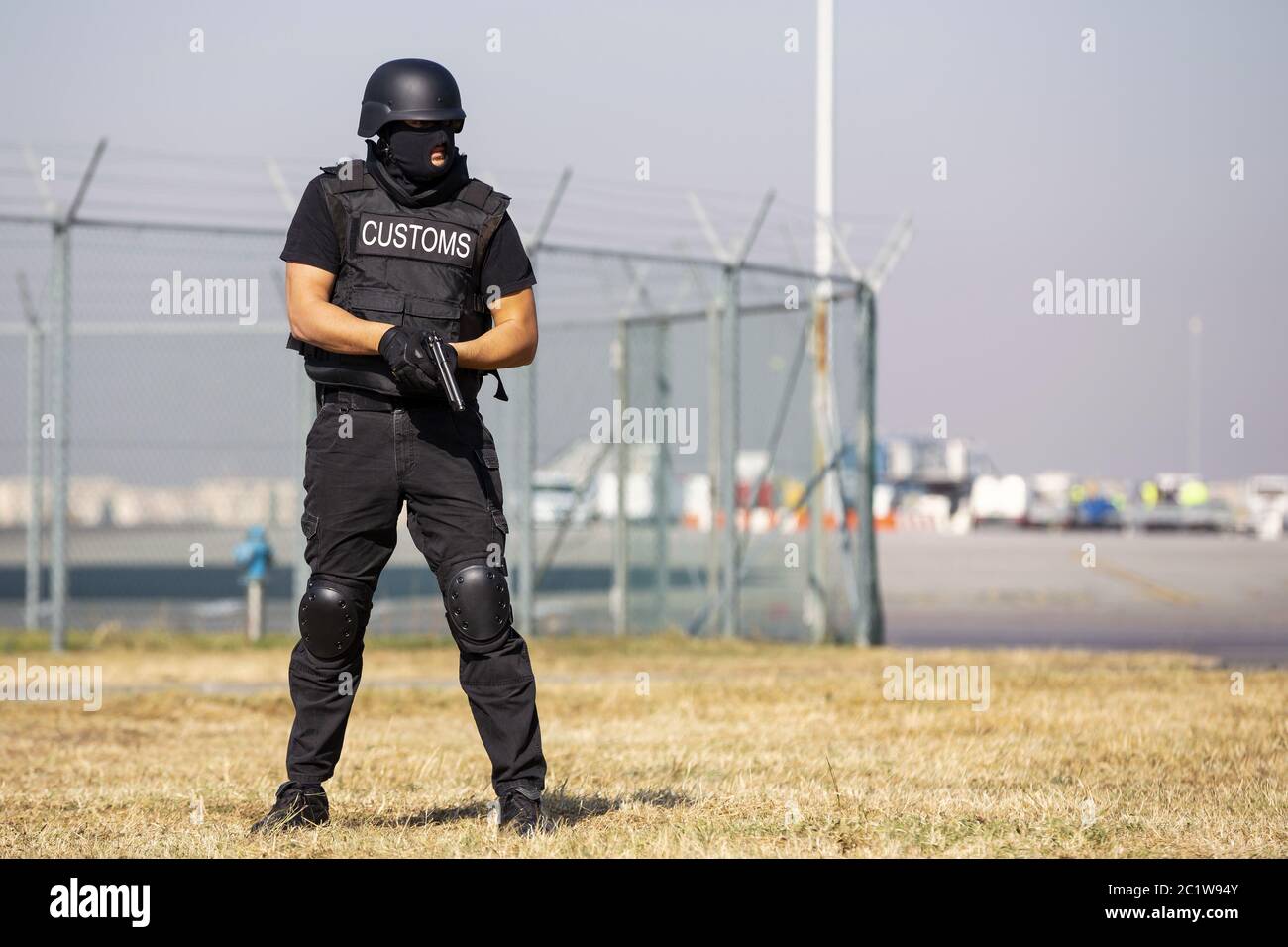 Customs and border protection officer Stock Photo - Alamy