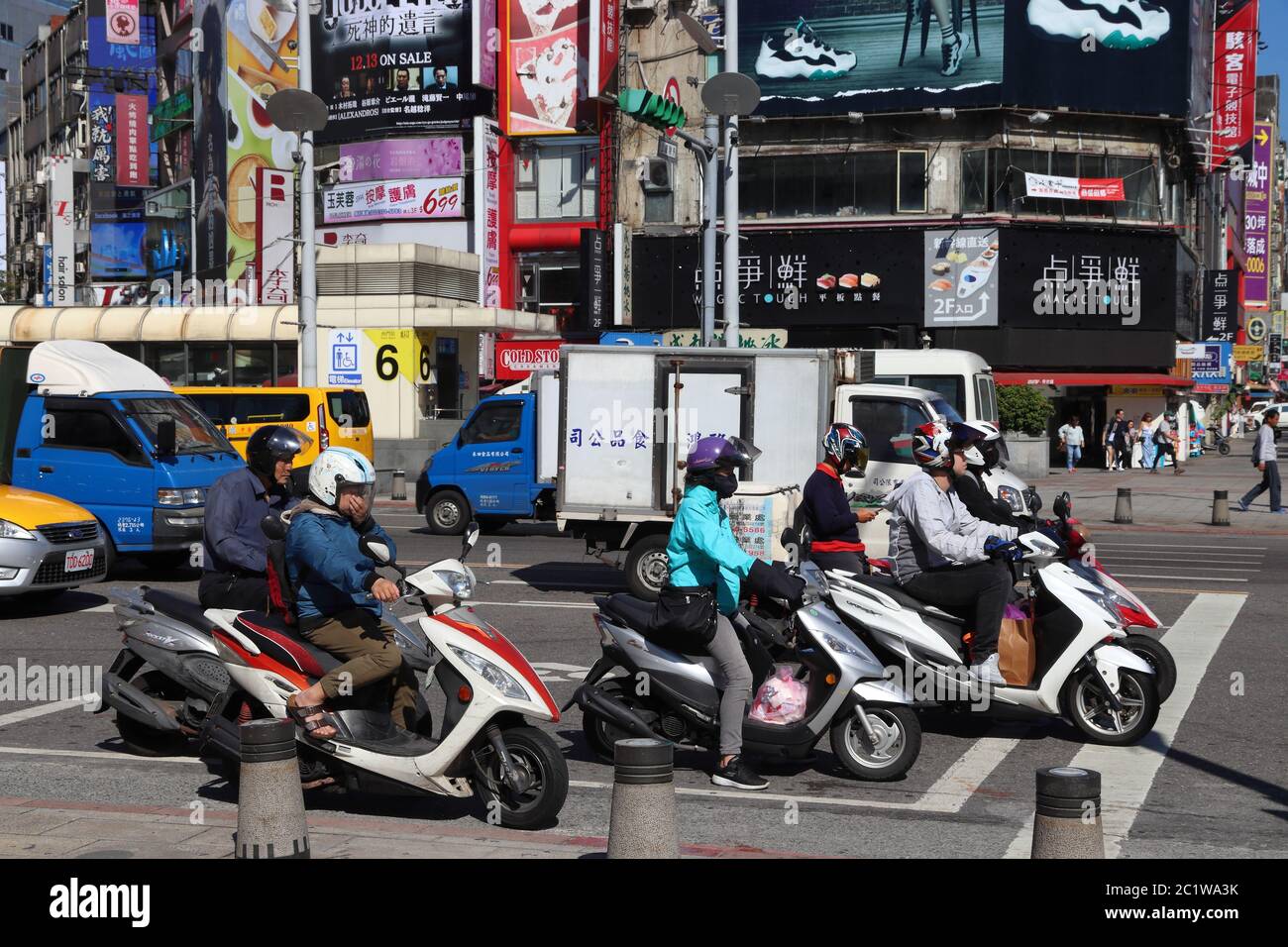 Taiwan scooter store hi-res stock photography and images - Alamy