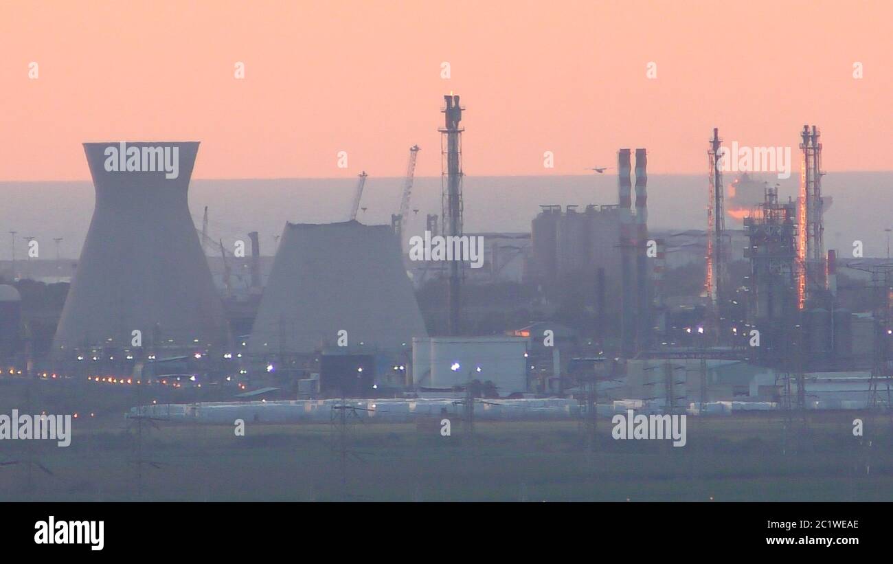 Water cooling tower (Lebenia bottle) of Bazan oil refinery collapsed ...