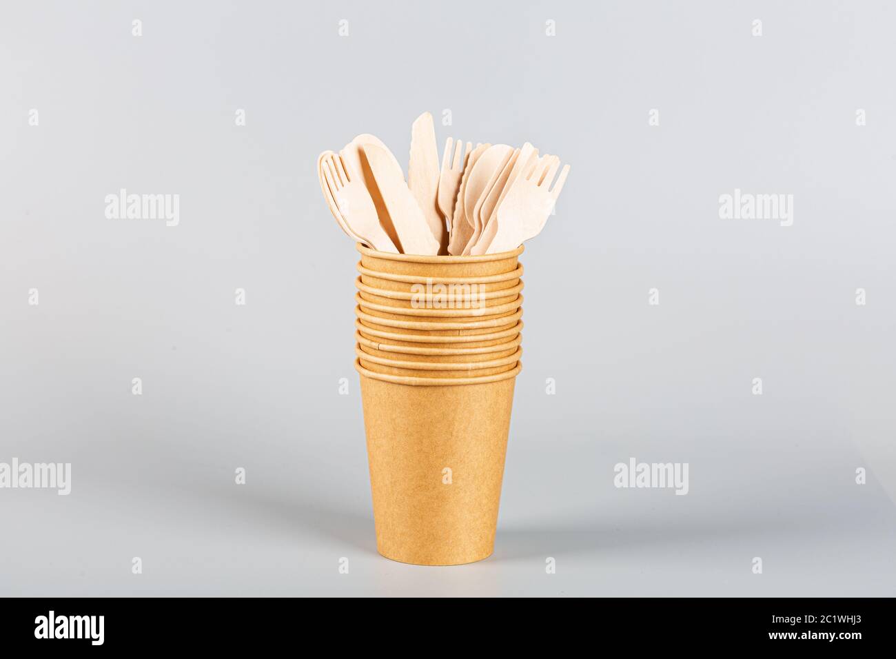 eco natural paper cups on gray background. sustainable lifestyle ...