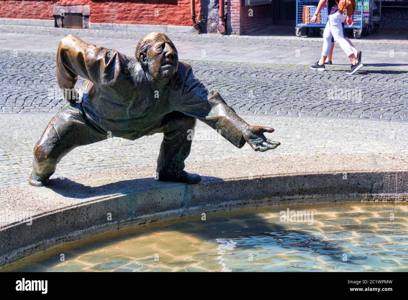 Money fountain hi-res stock photography and images - Alamy