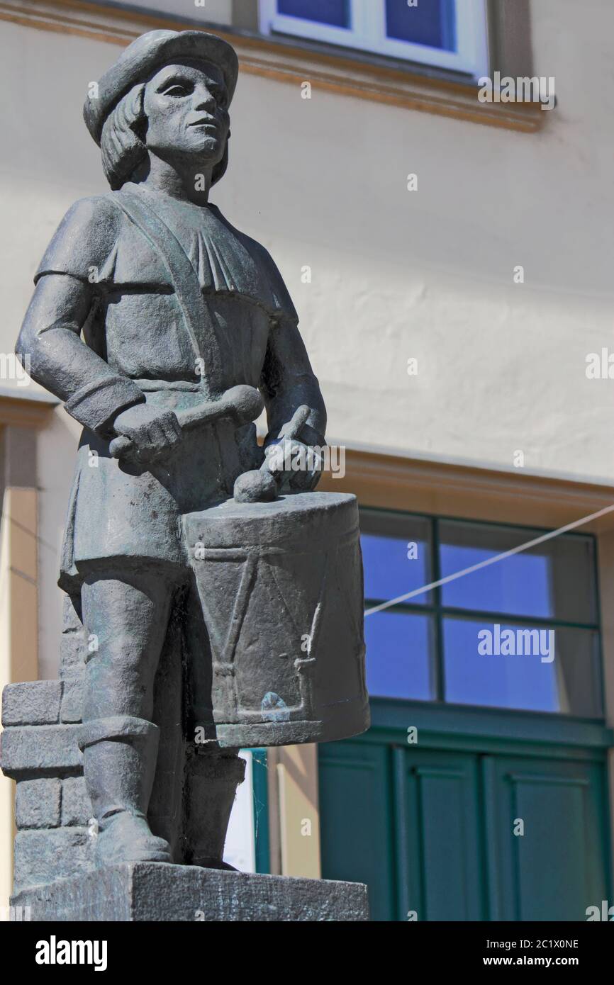 Drummer Statue High Resolution Stock Photography and Images - Alamy