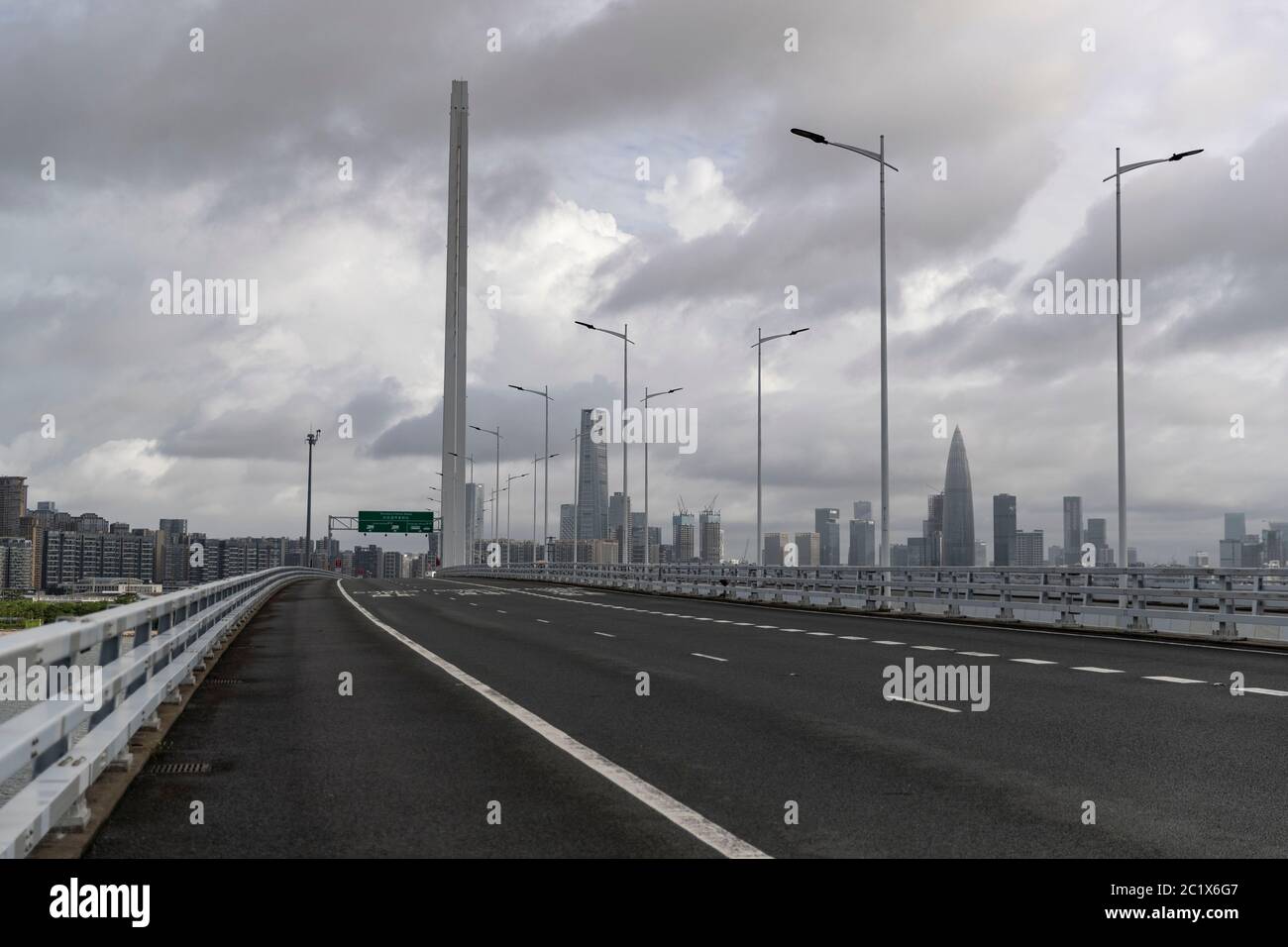 Shenzhen border bridge hi-res stock photography and images - Alamy