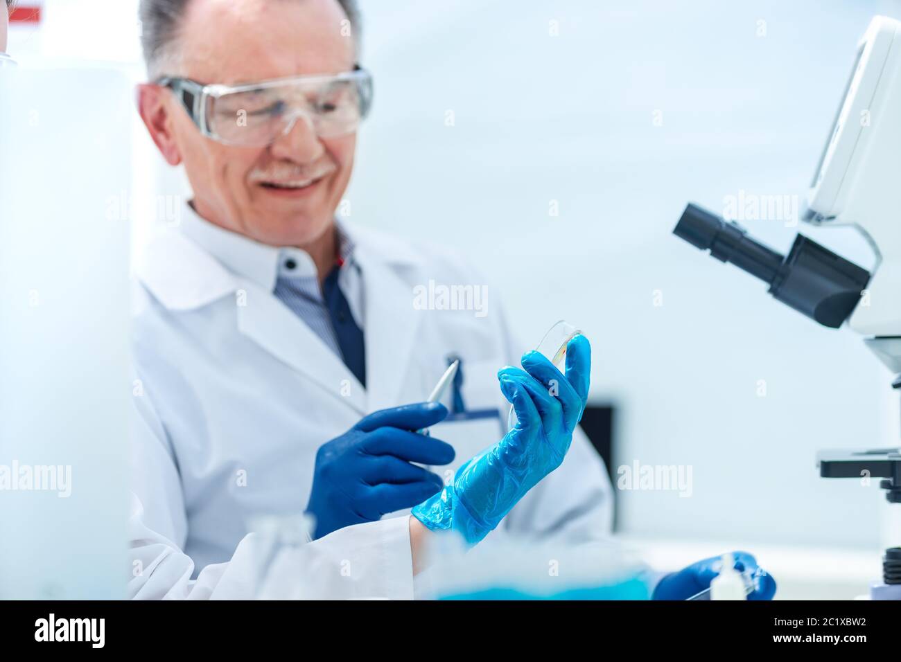 Virologists hi-res stock photography and images - Alamy