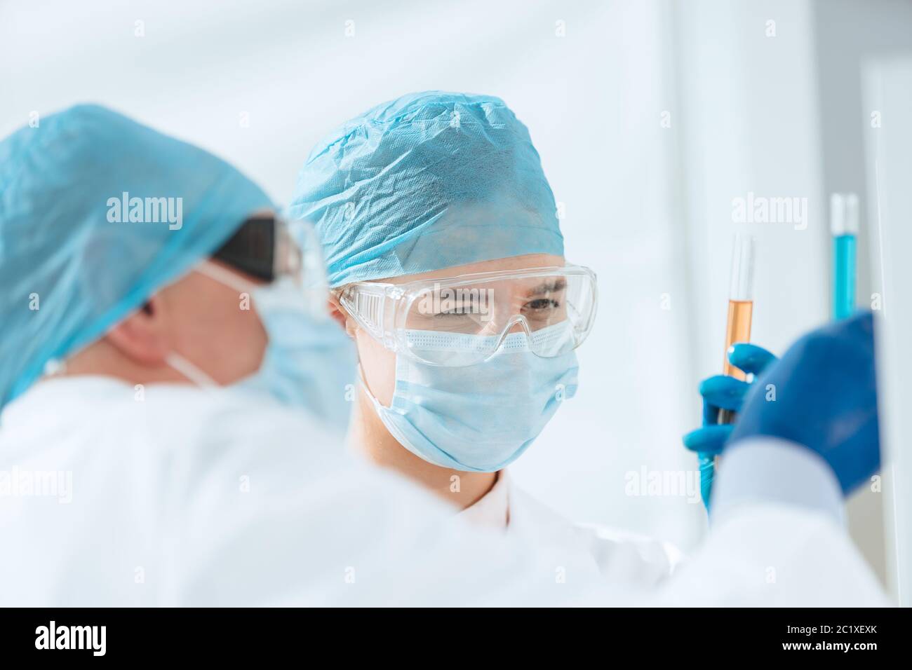 Scientist in laboratory compare hi-res stock photography and images - Alamy