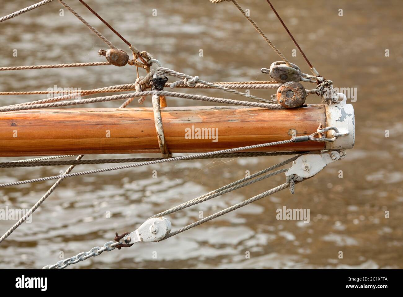 Wooden mast hi-res stock photography and images - Alamy