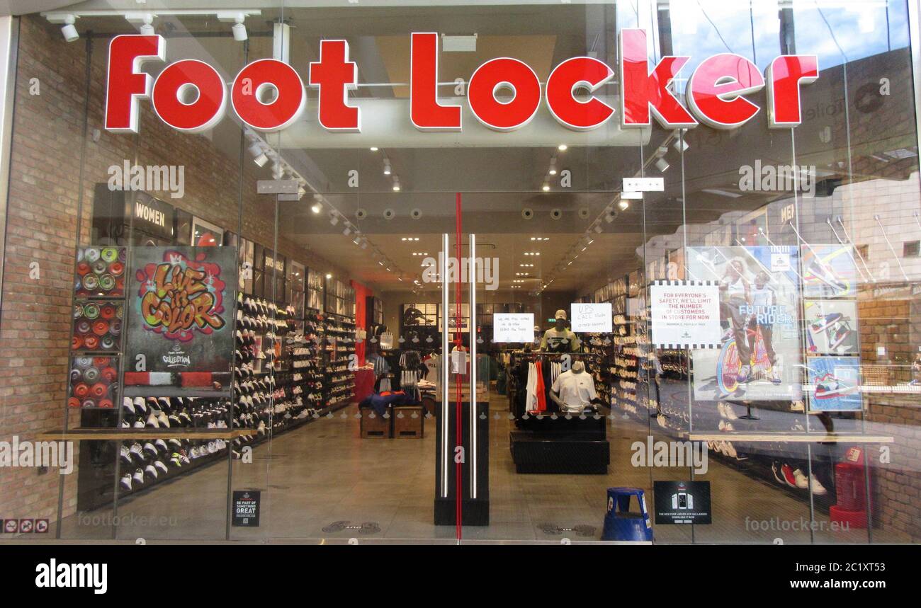 Foot locker logo hi-res stock photography and images - Alamy