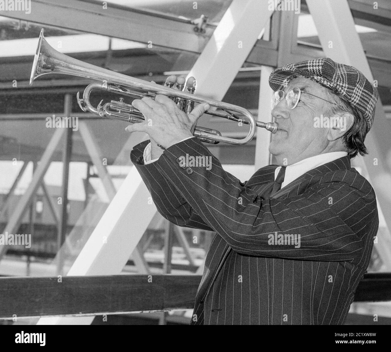 Glenn miller band hi-res stock photography and images - Alamy