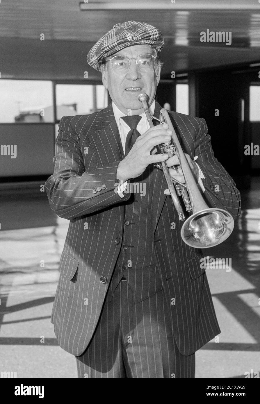 Glenn miller band hi-res stock photography and images - Alamy