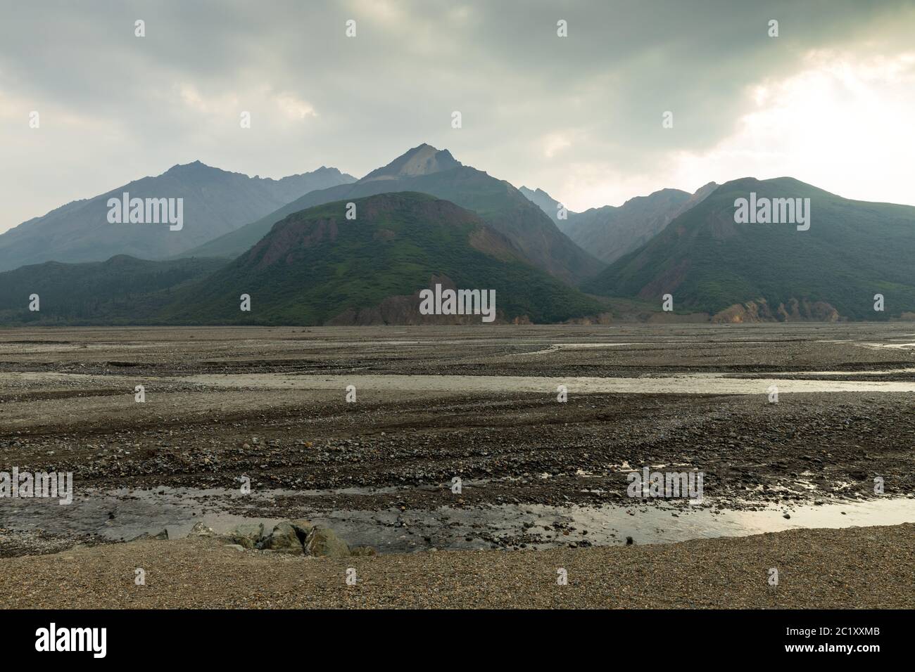 Alaska mountain and river hi-res stock photography and images - Alamy