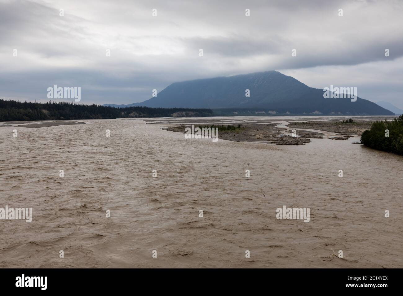 Alaska mountain and river hi-res stock photography and images - Alamy